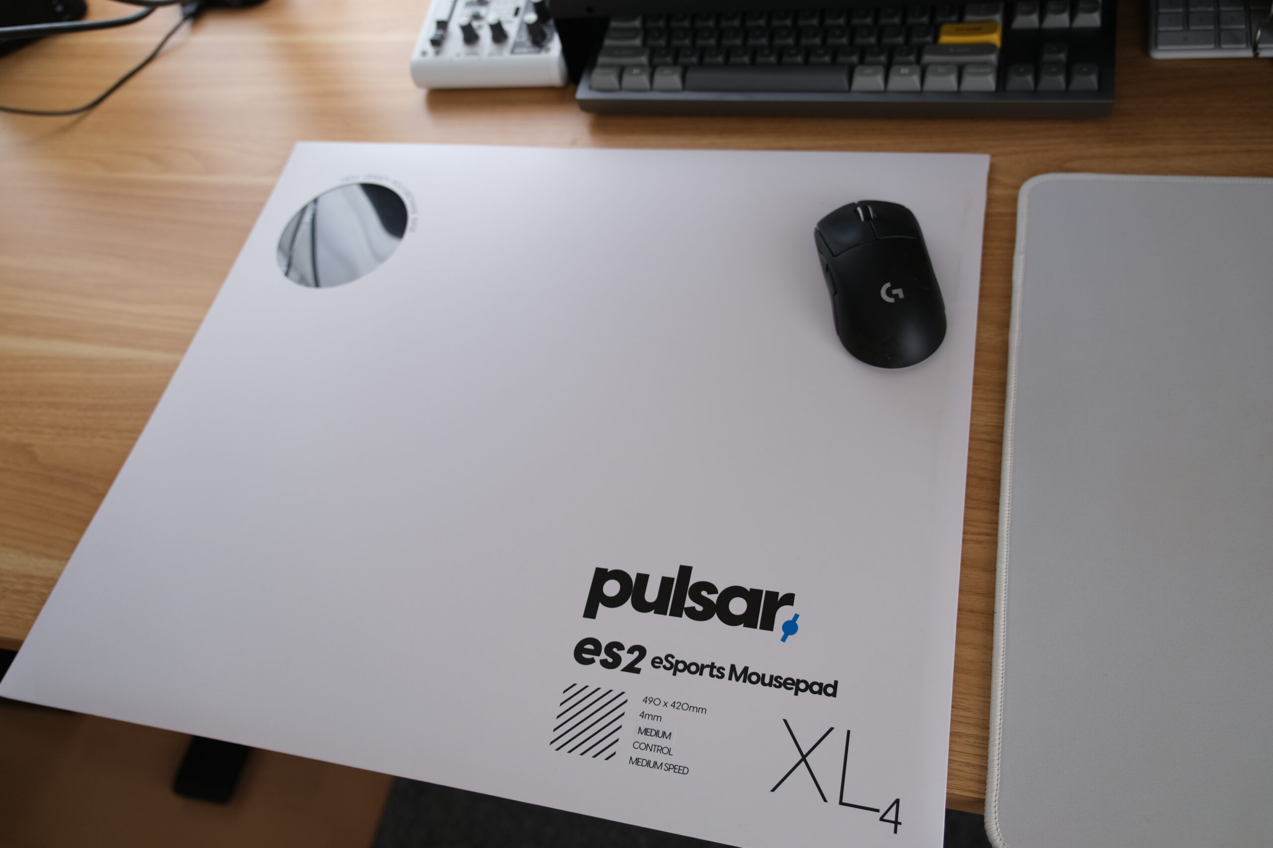 Pulsar ES2 4mmを開封。ゲーム初心者が背伸びして買ったマウスパッド。 - Kensyochu blog